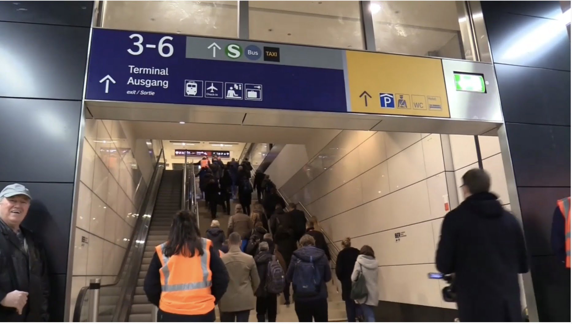 柏林新機場落火車站電梯都無 – 寰雨膠事錄 Gaus.ee